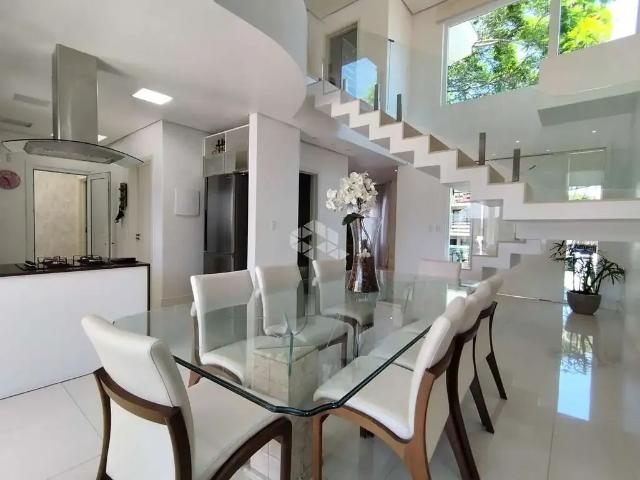 Casa / Sobrado para Venda em Porto Alegre/RS São Sebastião 4 Quartos