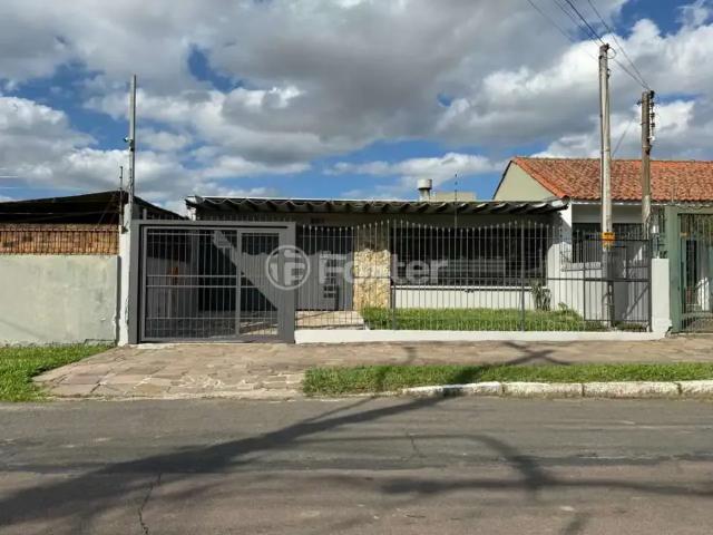 Casa / Sobrado para Venda em Porto Alegre/RS São Sebastião 4 Quartos