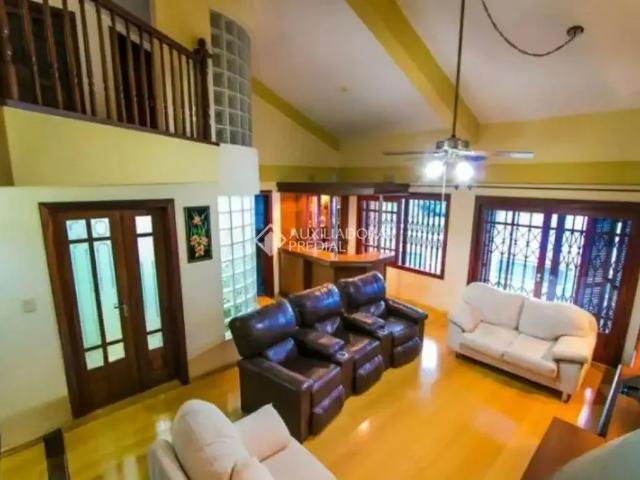 Casa / Sobrado para Venda em Porto Alegre/RS São Sebastião 4 Quartos