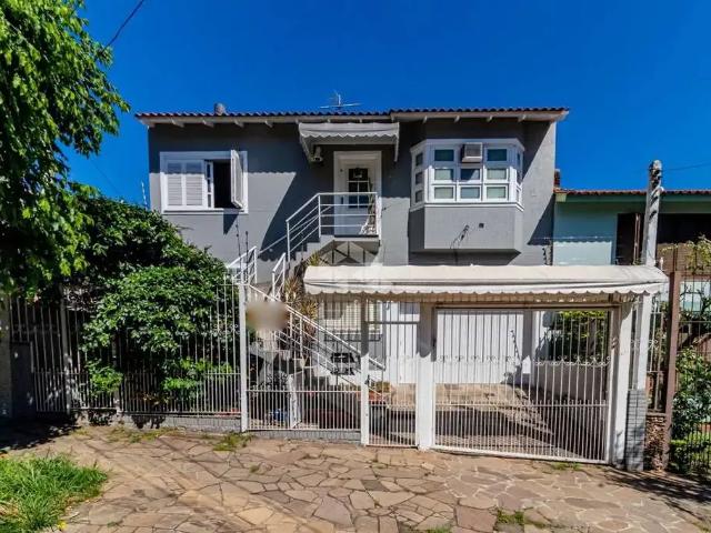 Casa / Sobrado para Venda em Porto Alegre/RS São Sebastião 6 Quartos