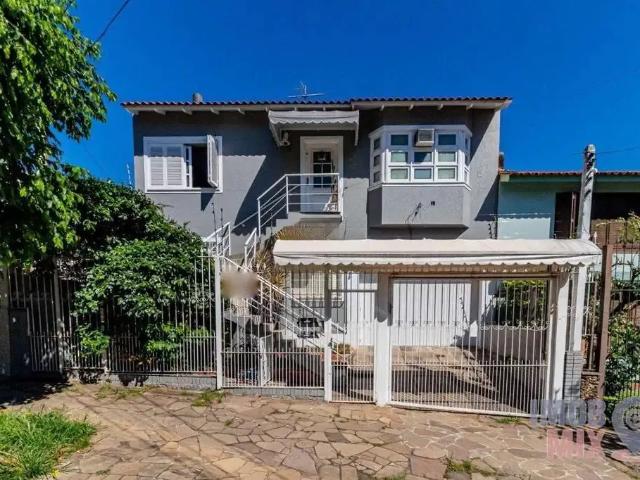 Casa / Sobrado para Venda em Porto Alegre/RS São Sebastião 6 Quartos