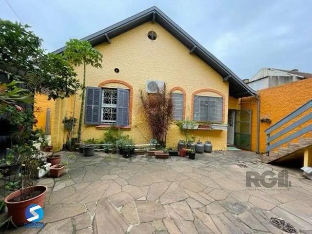 Casa / Sobrado para Venda em Porto Alegre/RS Santa Tereza 4 Quartos