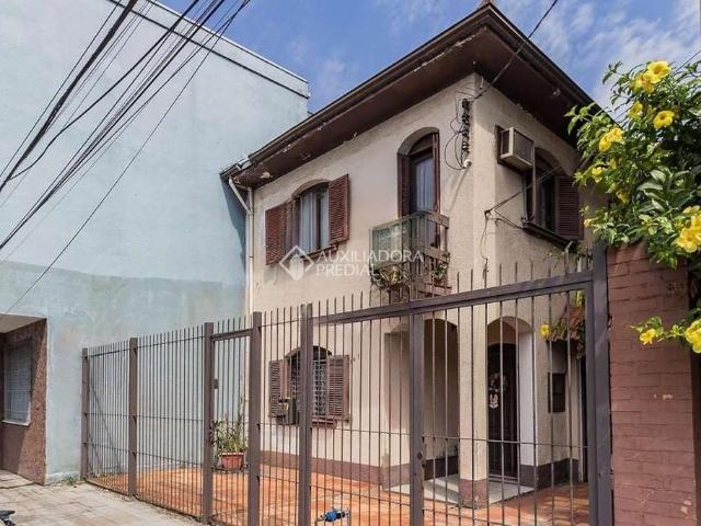 Casa / Sobrado para Venda em Porto Alegre/RS Santa Cecília 3 Quartos