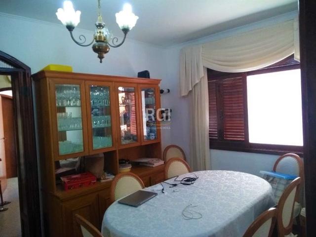 Casa / Sobrado para Venda em Porto Alegre/RS Santa Cecília 4 Quartos