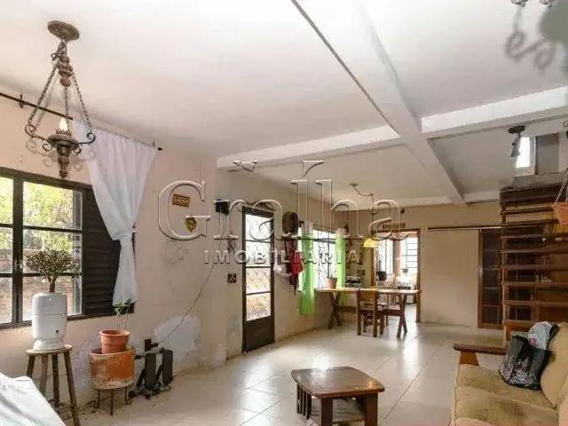 Casa / Sobrado para Venda em Porto Alegre/RS Santa Cecília 4 Quartos