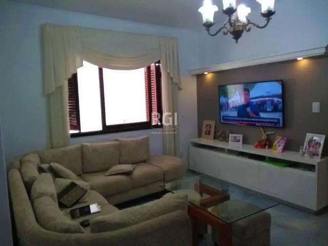 Casa / Sobrado para Venda em Porto Alegre/RS Santa Cecília 4 Quartos