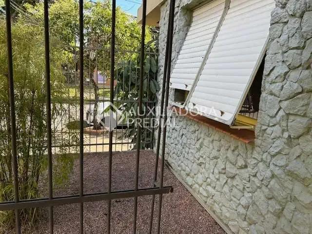 Casa / Sobrado para Venda em Porto Alegre/RS Santa Cecília 7 Quartos