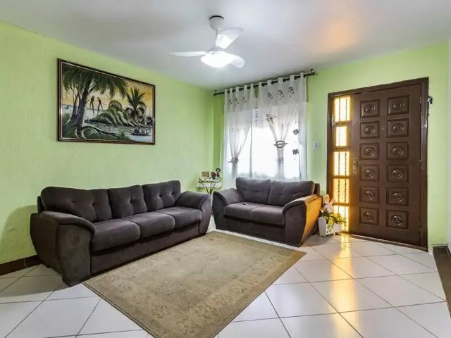 Casa / Sobrado para Venda em Porto Alegre/RS Santa Maria Goretti 3 Quartos