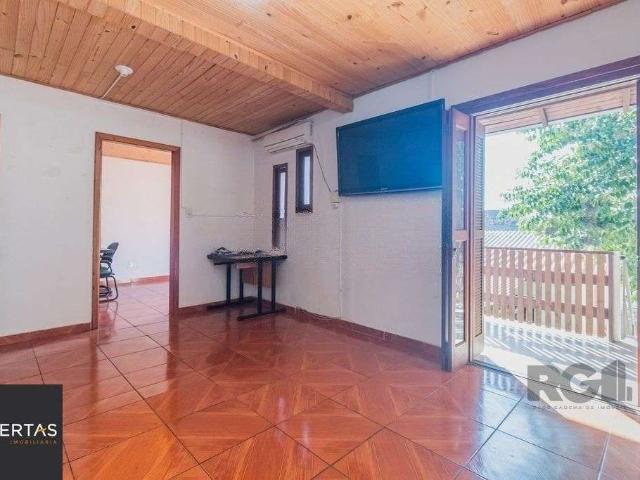 Casa / Sobrado para Venda em Porto Alegre/RS Santa Maria Goretti 4 Quartos