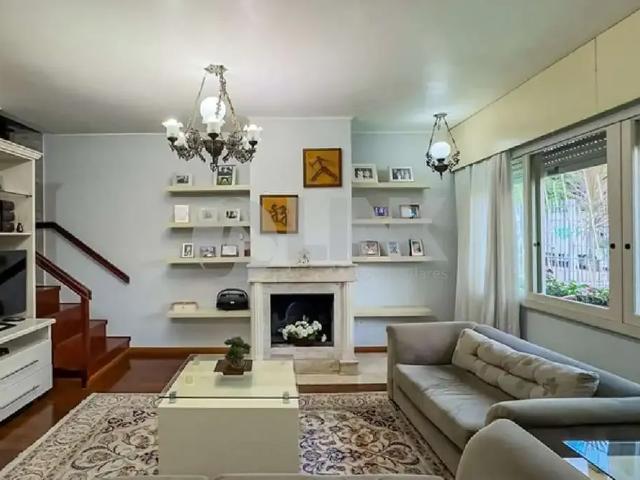 Casa / Sobrado para Venda em Porto Alegre/RS Santa Maria Goretti 4 Quartos