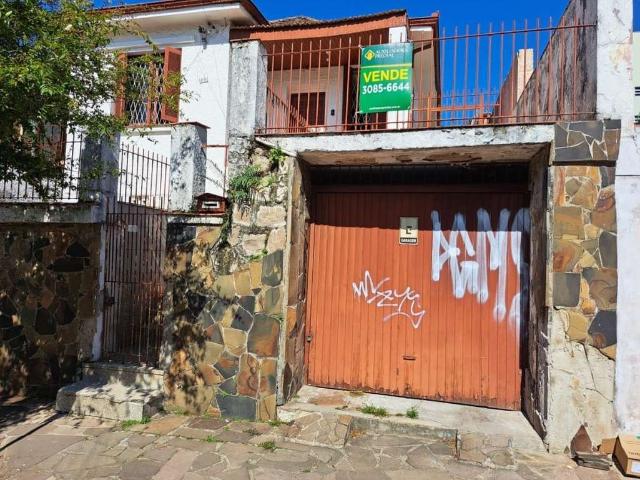 Casa / Sobrado para Venda em Porto Alegre/RS Santana 3 Quartos