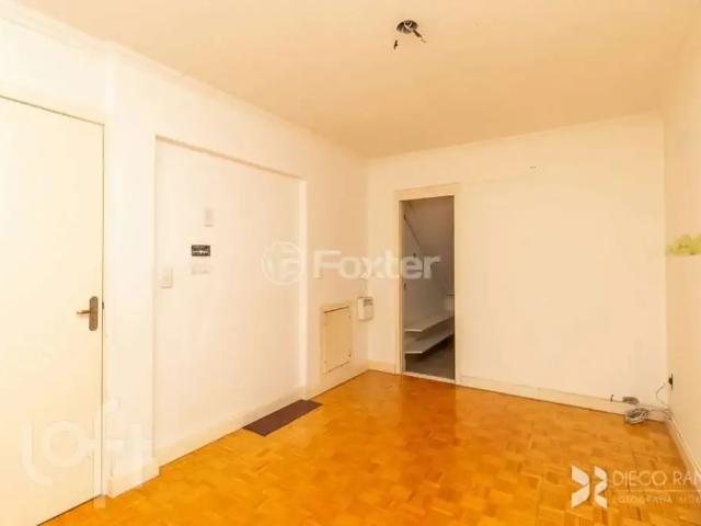 Casa / Sobrado para Venda em Porto Alegre/RS Santana 2 Quartos