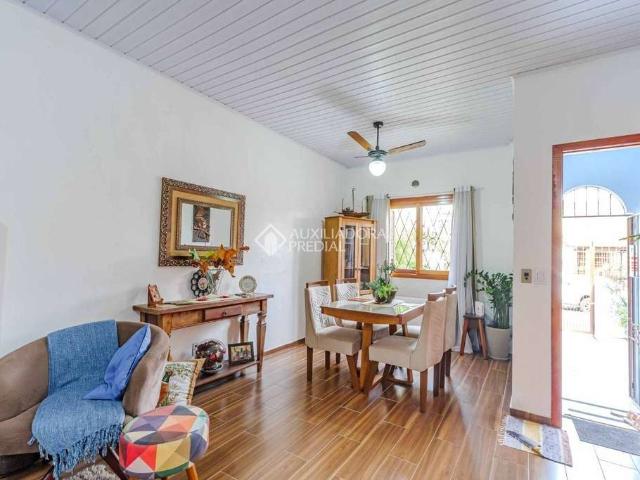 Casa / Sobrado para Venda em Porto Alegre/RS Santana 2 Quartos
