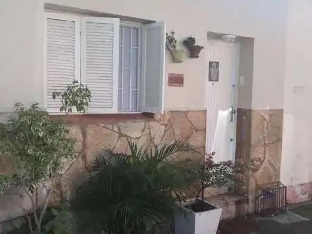 Casa / Sobrado para Venda em Porto Alegre/RS Santana 2 Quartos