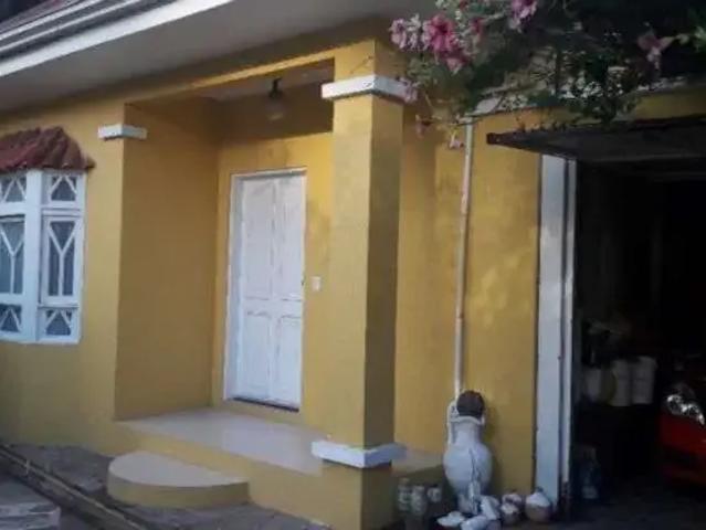 Casa / Sobrado para Venda em Porto Alegre/RS Santana 2 Quartos