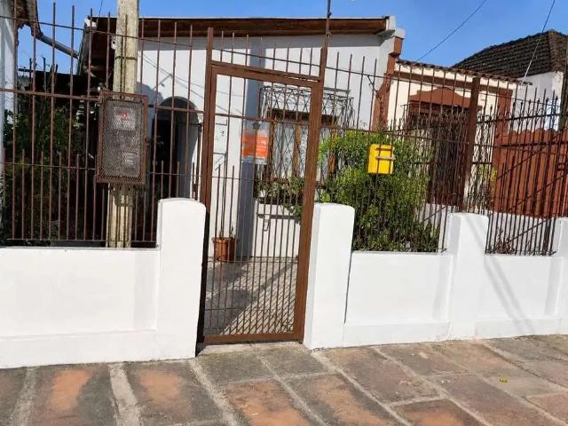 Casa / Sobrado para Venda em Porto Alegre/RS Santana 2 Quartos