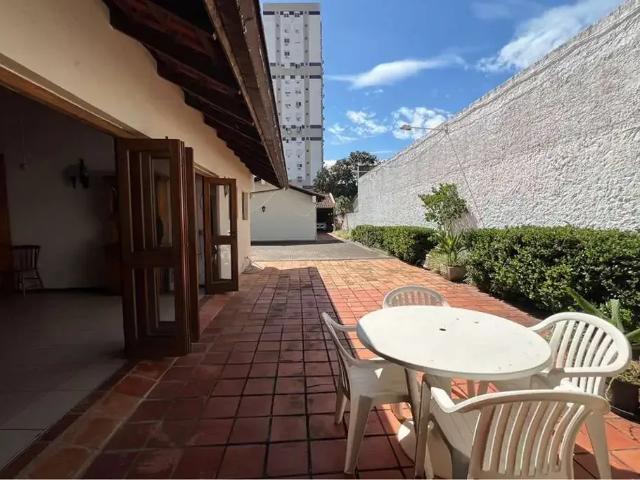 Casa / Sobrado para Venda em Porto Alegre/RS Santana 3 Quartos