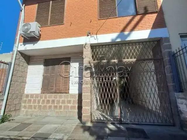 Casa / Sobrado para Venda em Porto Alegre/RS Santana 3 Quartos