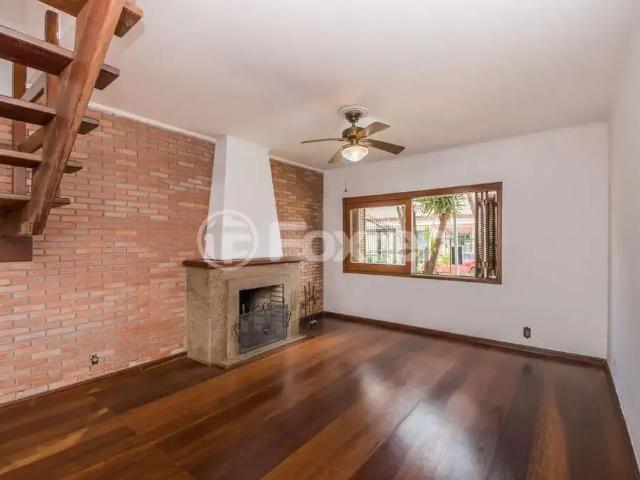 Casa / Sobrado para Venda em Porto Alegre/RS Santana 3 Quartos