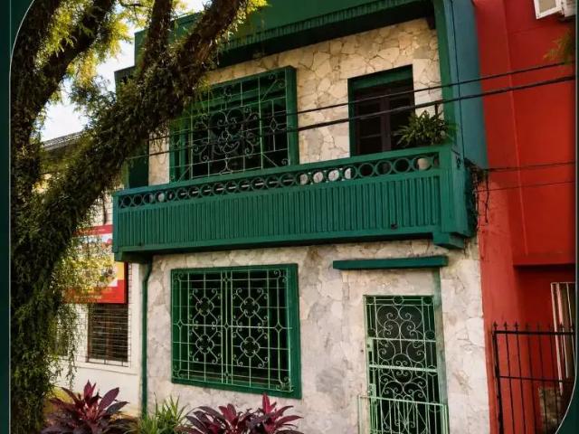 Casa / Sobrado para Venda em Porto Alegre/RS Santana 3 Quartos