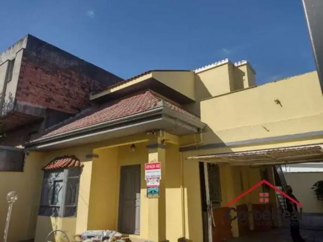 Casa / Sobrado para Venda em Porto Alegre/RS Santana 3 Quartos