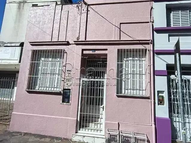 Casa / Sobrado para Venda em Porto Alegre/RS Santana 3 Quartos