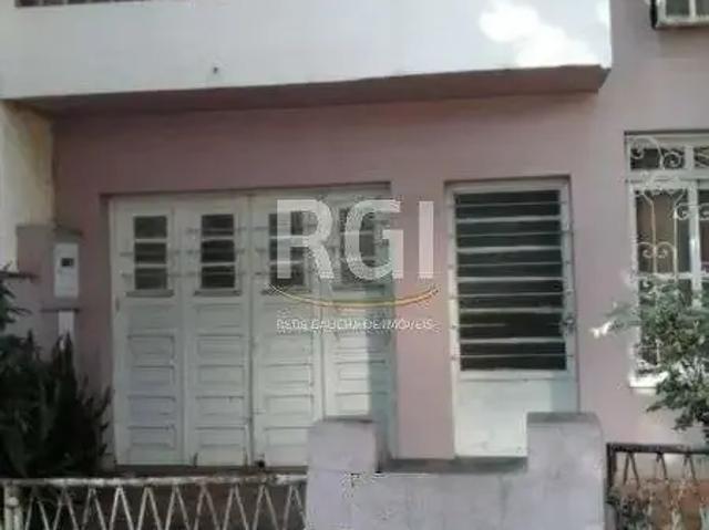 Casa / Sobrado para Venda em Porto Alegre/RS Santana 3 Quartos