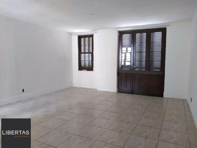 Casa / Sobrado para Venda em Porto Alegre/RS Santana 3 Quartos