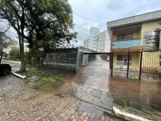Casa / Sobrado para Venda em Porto Alegre/RS Santana 3 Quartos