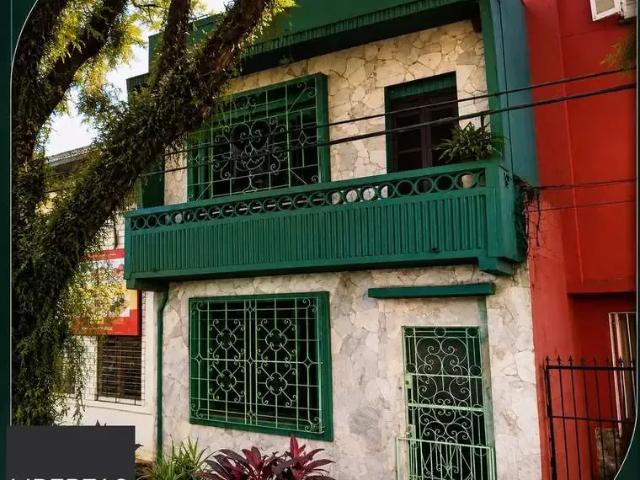 Casa / Sobrado para Venda em Porto Alegre/RS Santana 3 Quartos