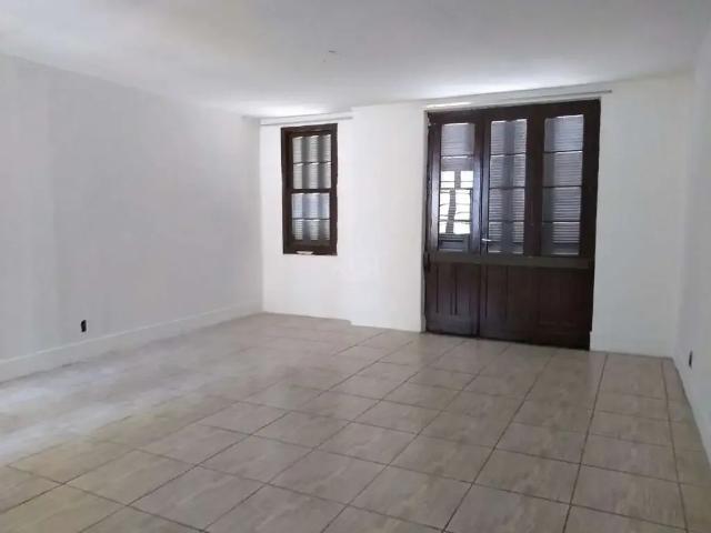 Casa / Sobrado para Venda em Porto Alegre/RS Santana 3 Quartos