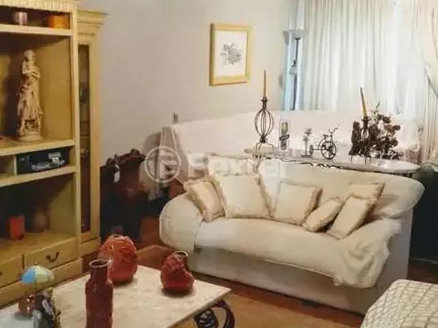 Casa / Sobrado para Venda em Porto Alegre/RS Santana 4 Quartos