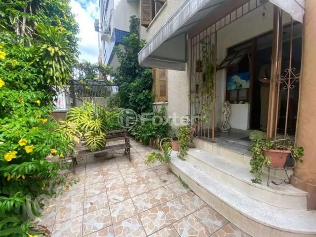 Casa / Sobrado para Venda em Porto Alegre/RS Santana 6 Quartos