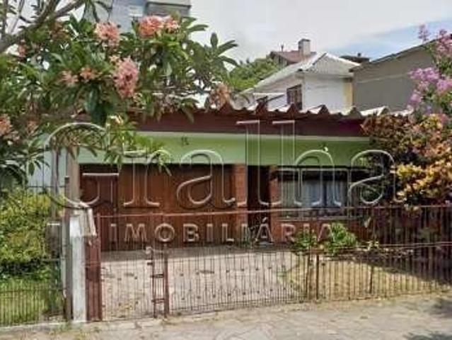 Casa / Sobrado para Venda em Porto Alegre/RS Santana 5 Quartos