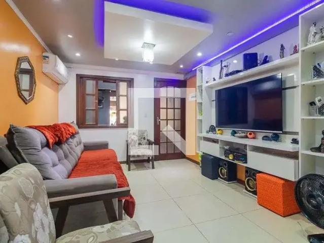 Casa / Sobrado para Venda em Porto Alegre/RS Santo Antônio 2 Quartos