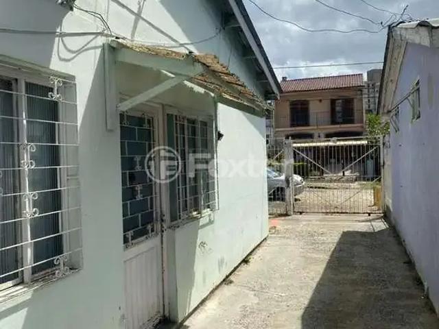 Casa / Sobrado para Venda em Porto Alegre/RS Santo Antônio 2 Quartos