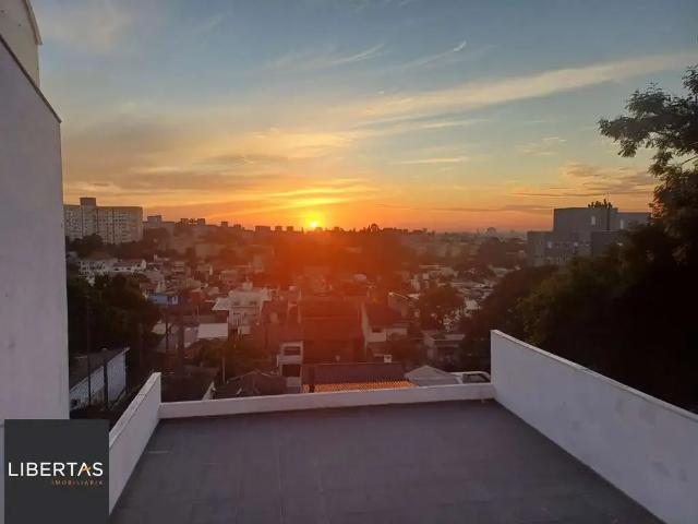 Casa / Sobrado para Venda em Porto Alegre/RS Santo Antônio 3 Quartos
