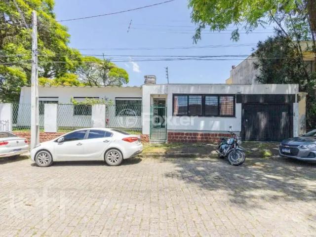 Casa / Sobrado para Venda em Porto Alegre/RS Santo Antônio 3 Quartos