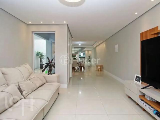 Casa / Sobrado para Venda em Porto Alegre/RS Santo Antônio 3 Quartos