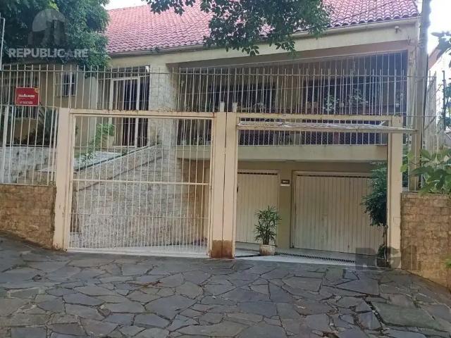 Casa / Sobrado para Venda em Porto Alegre/RS Santo Antônio 3 Quartos