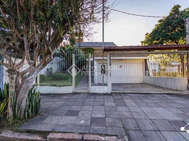 Casa / Sobrado para Venda em Porto Alegre/RS Santo Antônio 3 Quartos
