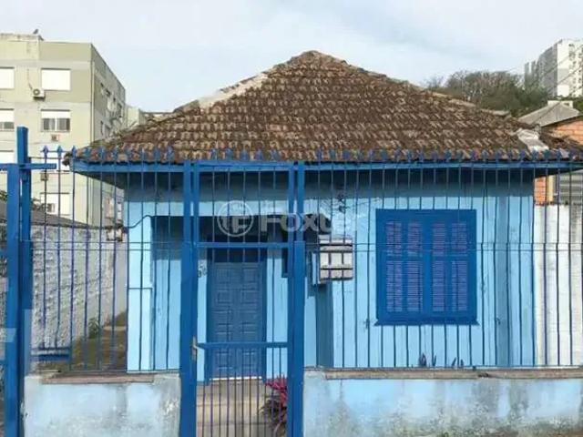 Casa / Sobrado para Venda em Porto Alegre/RS Santo Antônio 3 Quartos