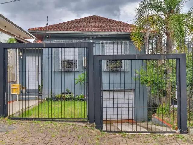 Casa / Sobrado para Venda em Porto Alegre/RS Santo Antônio 2 Quartos