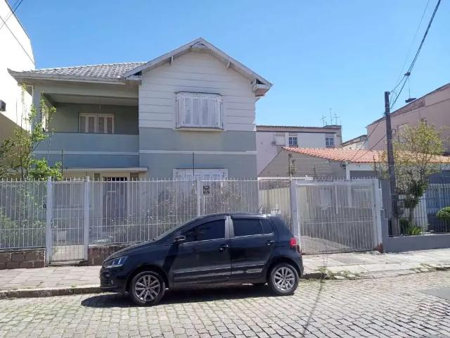 Casa / Sobrado para Venda em Porto Alegre/RS Santo Antônio 5 Quartos