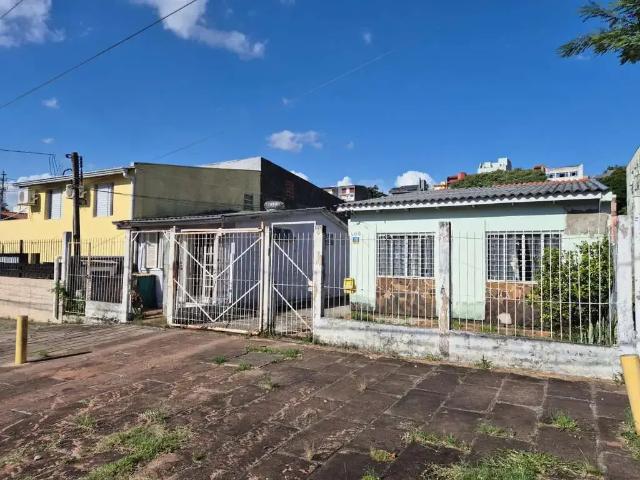 Casa / Sobrado para Venda em Porto Alegre/RS Santo Antônio 8 Quartos