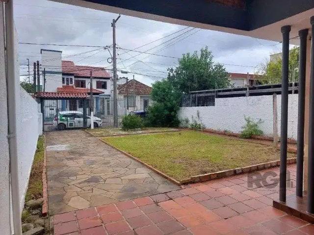 Casa / Sobrado para Venda em Porto Alegre/RS Sarandi 2 Quartos