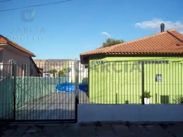 Casa / Sobrado para Venda em Porto Alegre/RS Sarandi 2 Quartos