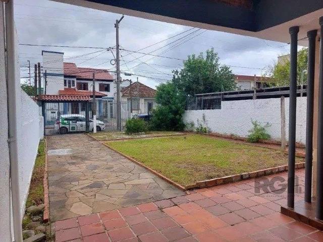Casa / Sobrado para Venda em Porto Alegre/RS Sarandi 2 Quartos