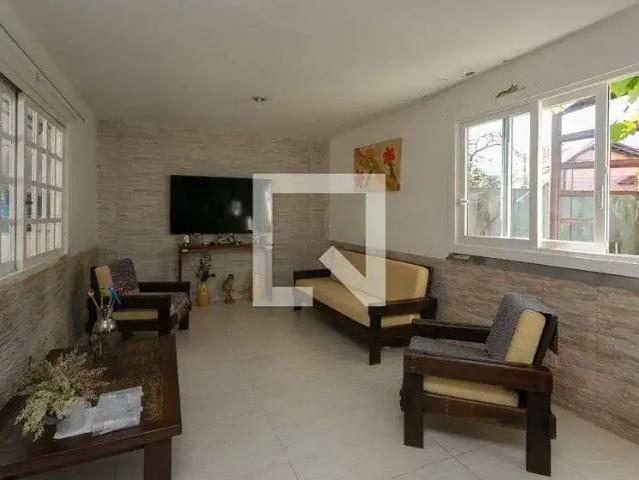 Casa / Sobrado para Venda em Porto Alegre/RS Sarandi 4 Quartos
