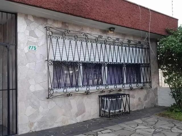 Casa / Sobrado para Venda em Porto Alegre/RS Sarandi 2 Quartos